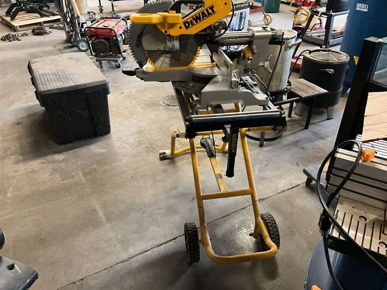 DeWalt DWS780 Miter Box & Stand - Hamilton-Maring Auction Group