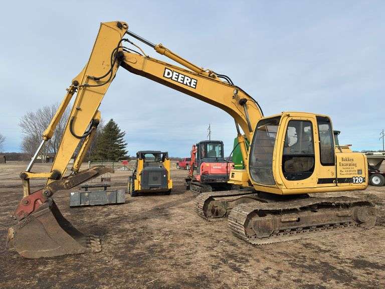 John Deere 120 Excavator, 24" Steel Tracks, 34" Bu - Hamilton-Maring ...