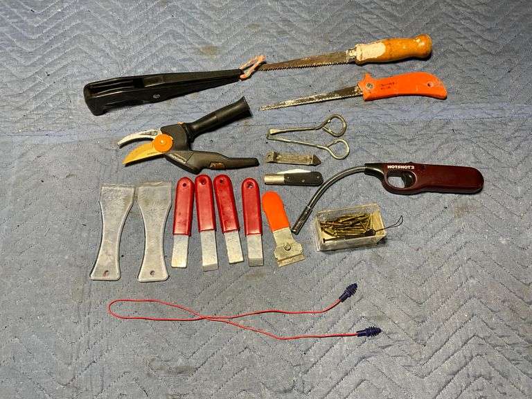 Knives & Clippers - Hamilton-Maring Auction Group