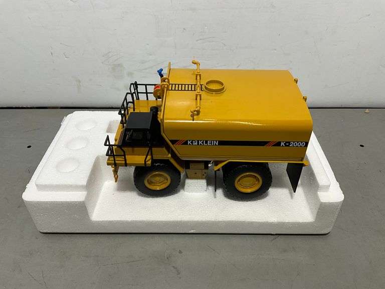 Norscot Scale Models CAT 777D Highway Truck w/ Kle - Hamilton-Maring Auction Group