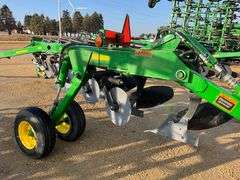 John Deere 3710 7 Bottom Plow - Hamilton-Maring Auction Group