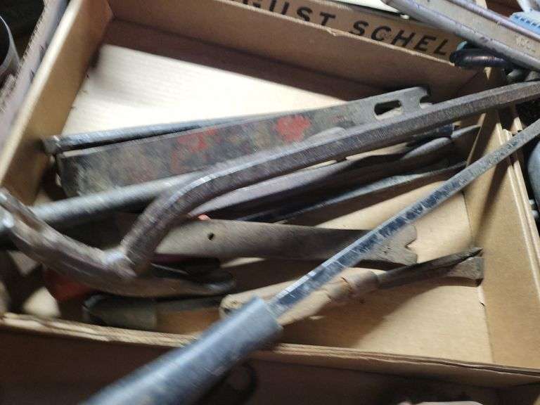 Assorted Pry Bars, Heel Bars - Hamilton-Maring Auction Group