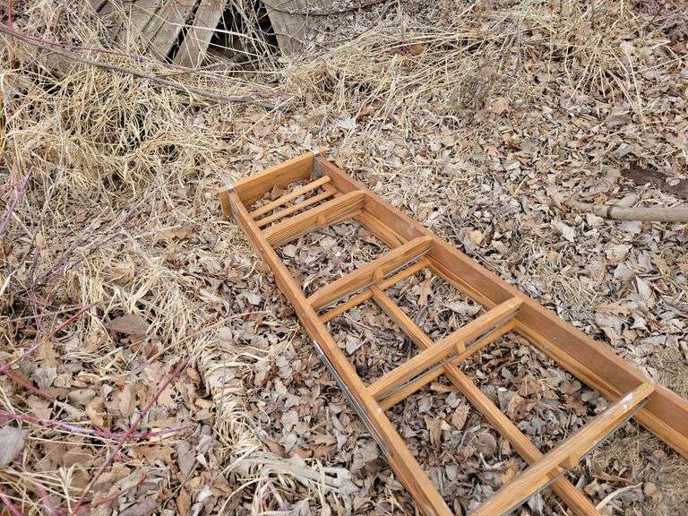 8' wooden step ladder - Hamilton-Maring Auction Group