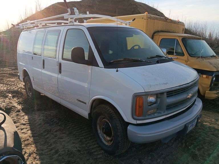 1998 Chevy 3500 Cargo Van, 5.7L V8, Auto, Top - Hamilton-Maring Auction ...