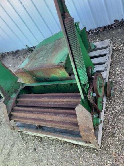 John Deere 800 12' Swather with conditioning rolls - Hamilton-Maring ...