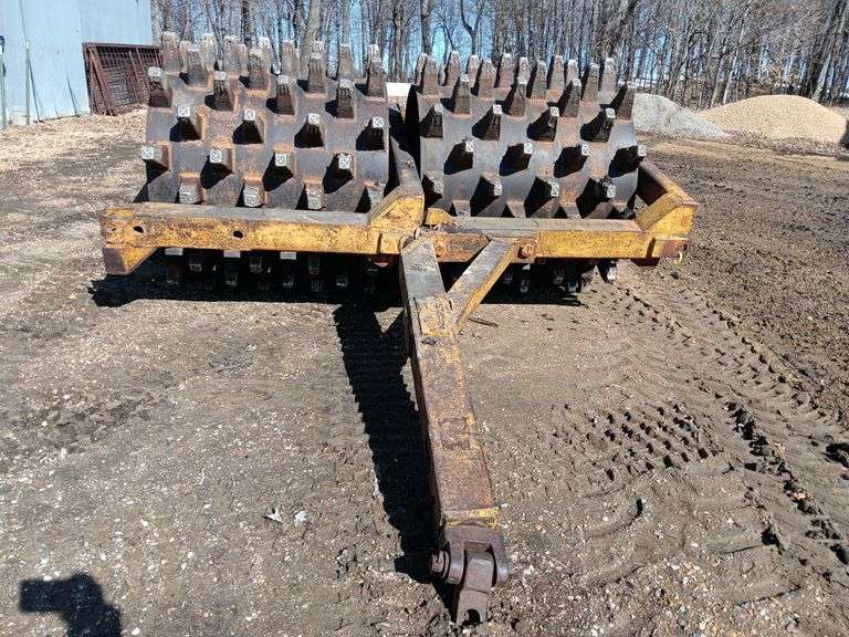 Pull-Type Sheep's Foot Packer - Hamilton-Maring Auction Group