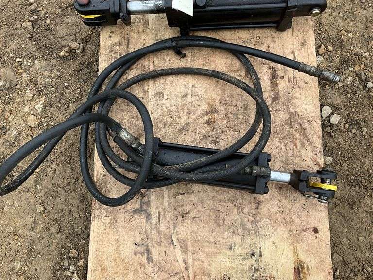 3 1/2 inch x 8 inch cylinder with hoses - Hamilton-Maring Auction Group