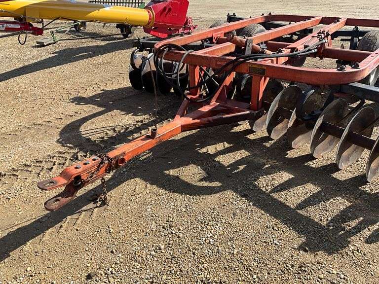 Allis Chalmers 2500 Disc - Hamilton-Maring Auction Group