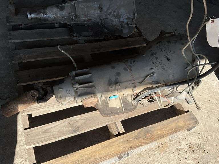 Chevy Turbo 400 Automatic Transmission - Hamilton-Maring Auction Group