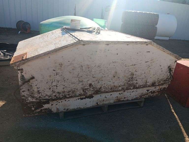Diesel tank insert with tool box compartment - Hamilton-Maring Auction ...