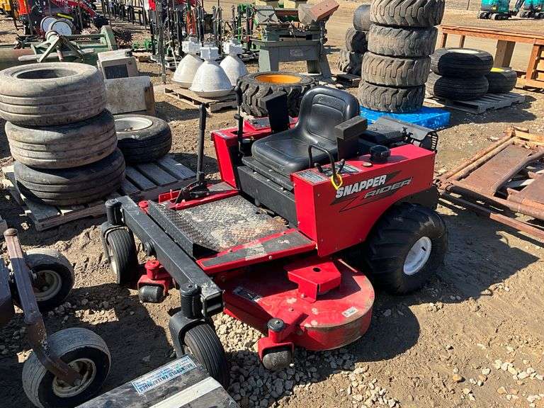 Snapper zero turn mower; 61" deck; **manual in s - Hamilton-Maring Auction Group