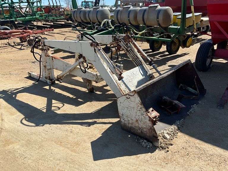 GB800 Loader & Bucket - Hamilton-Maring Auction Group