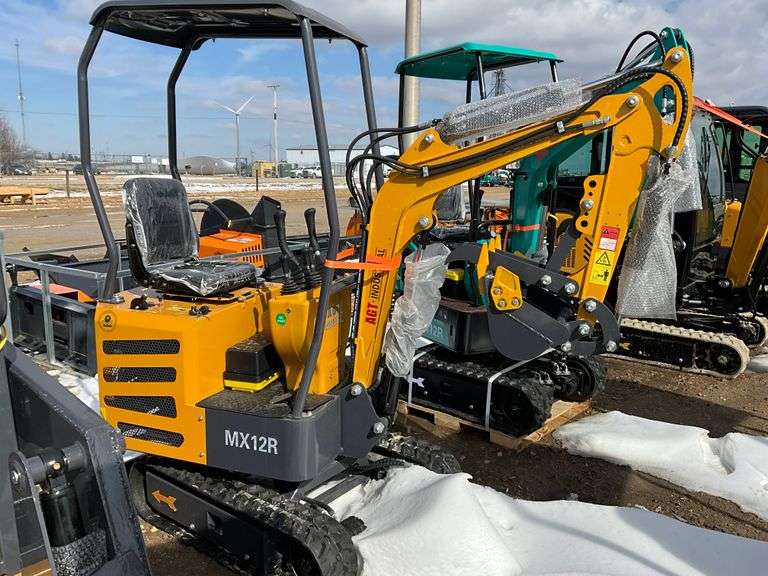 2024 Unused Mini excavator; RATO 15HP, 9.7KW Ga - Hamilton-Maring ...
