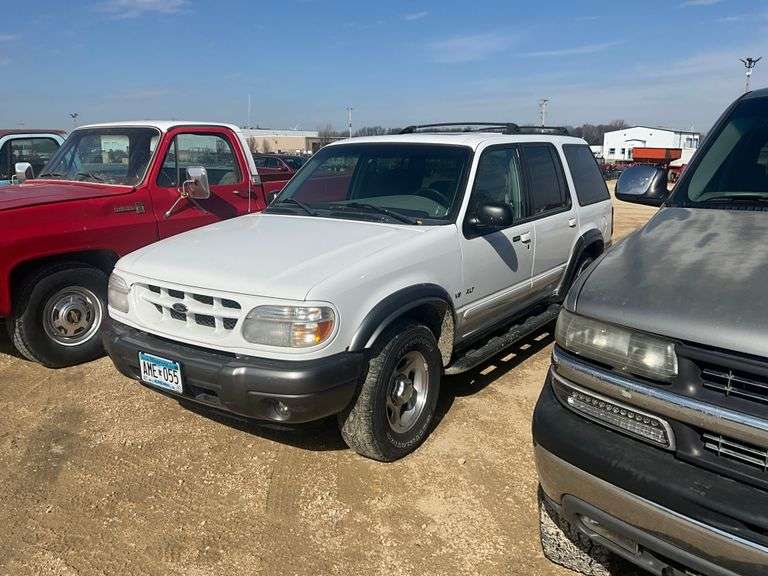 2000 Ford Explorer, 5.0 Liter Engine, Automati - Hamilton-Maring ...