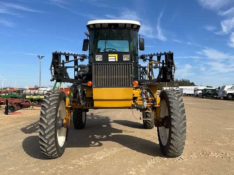 Rogator 664 sprayer, 80ft boom; 3-section electric - Hamilton-Maring ...