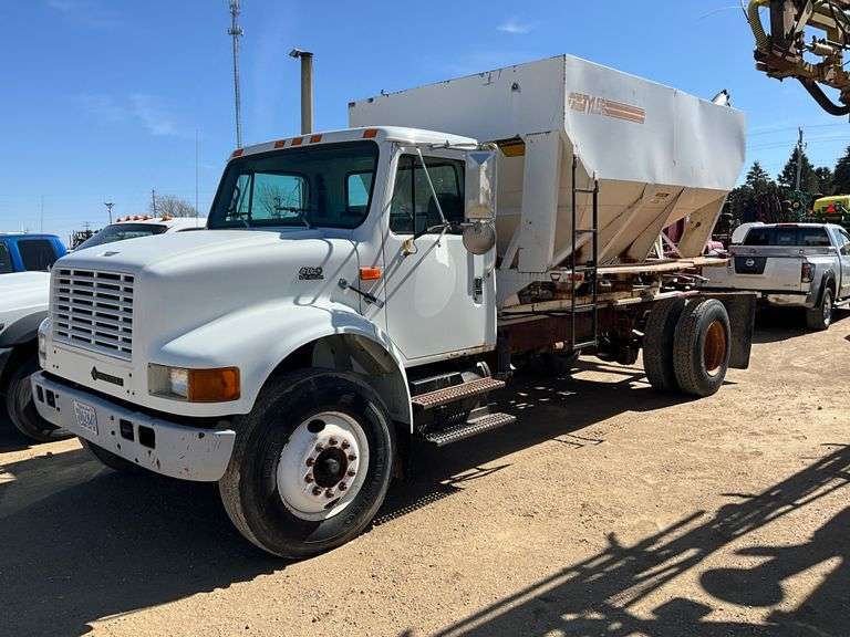 ***1998 International Fertilizer Tender Truck, DT4 - Hamilton-Maring ...