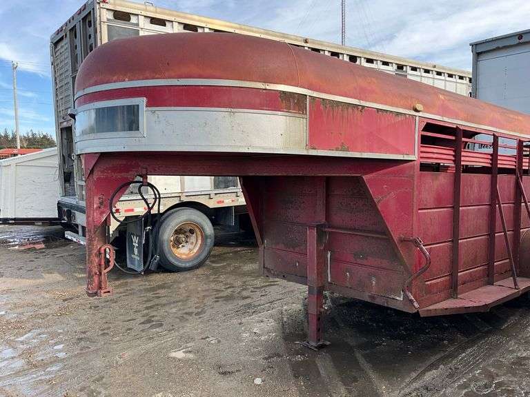 ** 1987 Delta Livestock trailer; 18ft; lights work - Hamilton-Maring ...