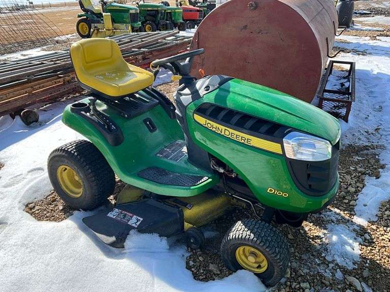D100 John Deere lawn mower, 42" deck - Hamilton-Maring Auction Group