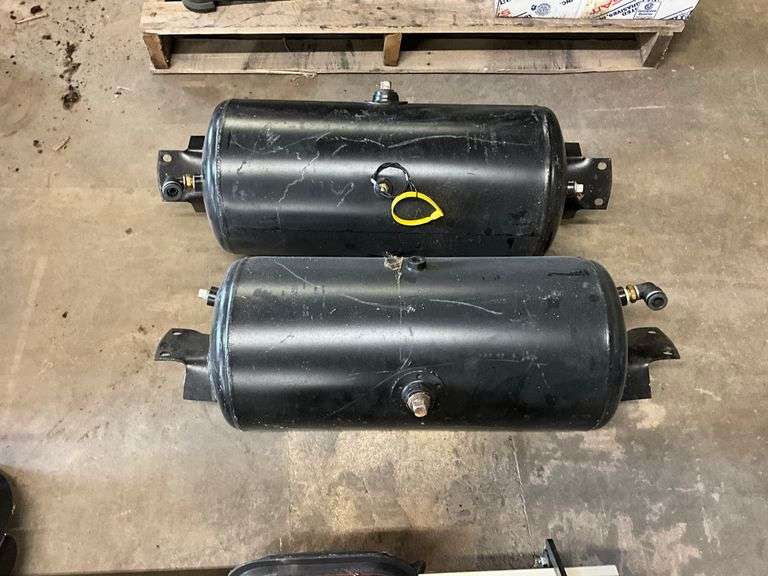 (2) air reserve tanks - Hamilton-Maring Auction Group