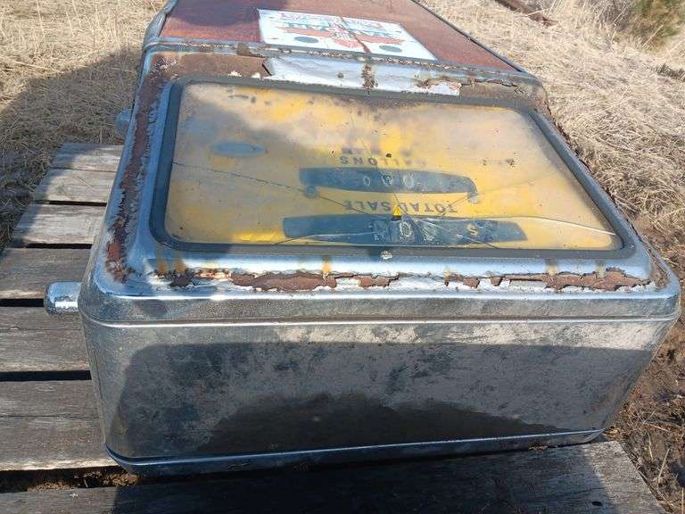 Wayne Model 400 Gas Pump - Hamilton-Maring Auction Group