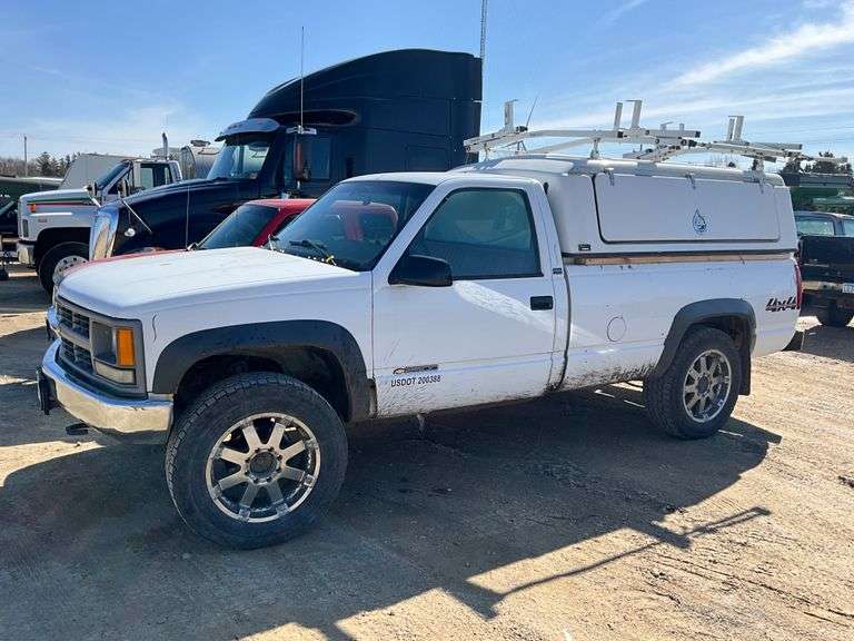 ** 1995 Chev 2500 w/utility box, 350 engine; 186K - Hamilton-Maring ...