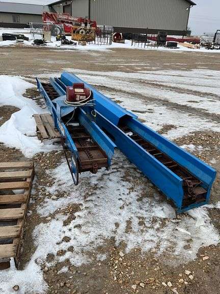 Patz small pallet conveyor - Hamilton-Maring Auction Group