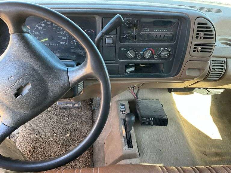 ** 1995 Chev 2500 w/utility box, 350 engine; 186K - Hamilton-Maring ...