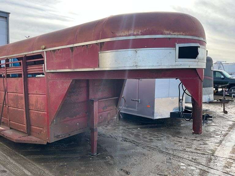 ** 1987 Delta Livestock trailer; 18ft; lights work - Hamilton-Maring ...