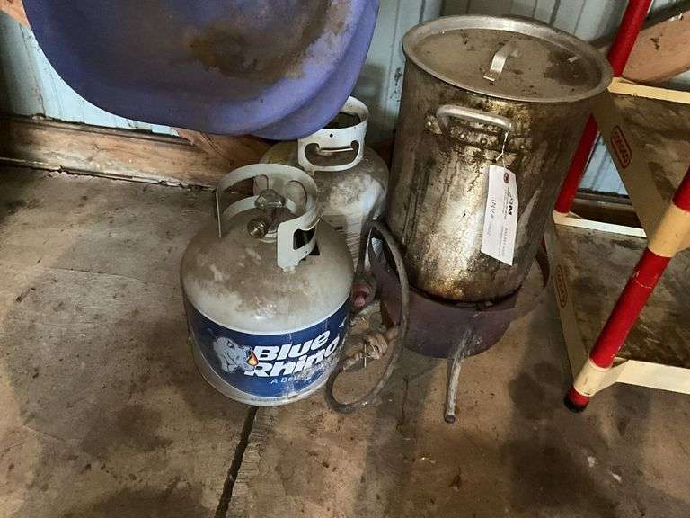(2) Lp Tanks, Lp Chicken Cooker - Hamilton-Maring Auction Group