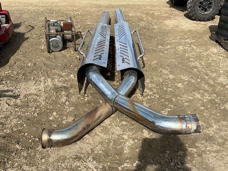 Straight pipes for semi - Hamilton-Maring Auction Group
