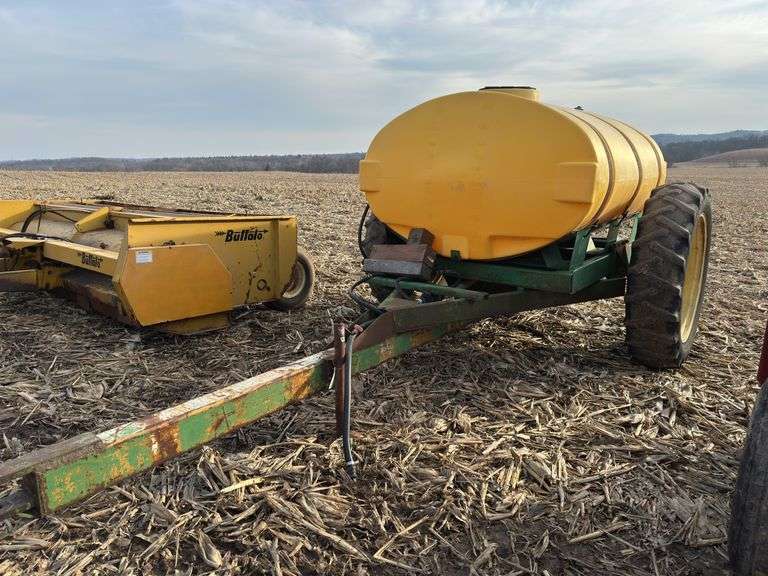 1000 Gallon Poly Tank on Single Axle Farm Trailer, - Hamilton-Maring ...