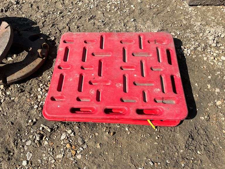 (3) hog sorting boards - Hamilton-Maring Auction Group