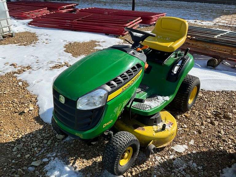 D100 John Deere lawn mower, 42" deck - Hamilton-Maring Auction Group