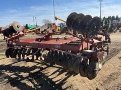 International 480 18ft disk - Hamilton-Maring Auction Group