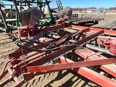 International 480 18ft disk - Hamilton-Maring Auction Group