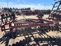 International 480 18ft disk - Hamilton-Maring Auction Group