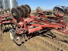 International 480 18ft disk - Hamilton-Maring Auction Group