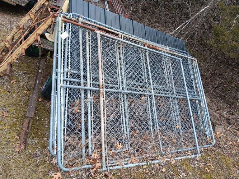 (6) Panel Chain Link Dog Kennel With Roof - Hamilton-Maring Auction Group