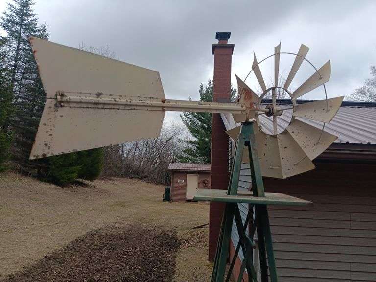 Yard Windmill , Yard Windmill for parts - Hamilton-Maring Auction Group