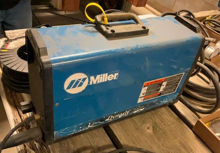 Miller dynasty 200 w/Tig gun & leads and RHC-14 re - Hamilton-Maring ...