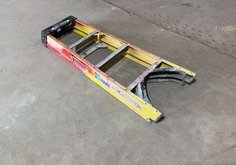 Werner 4 ft step ladder - Hamilton-Maring Auction Group