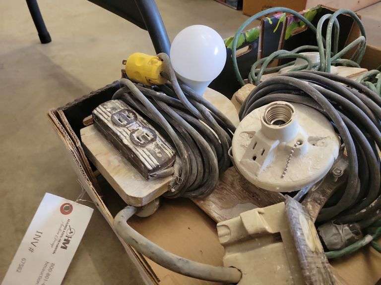 Electrical Fixtures with Cords - Hamilton-Maring Auction Group