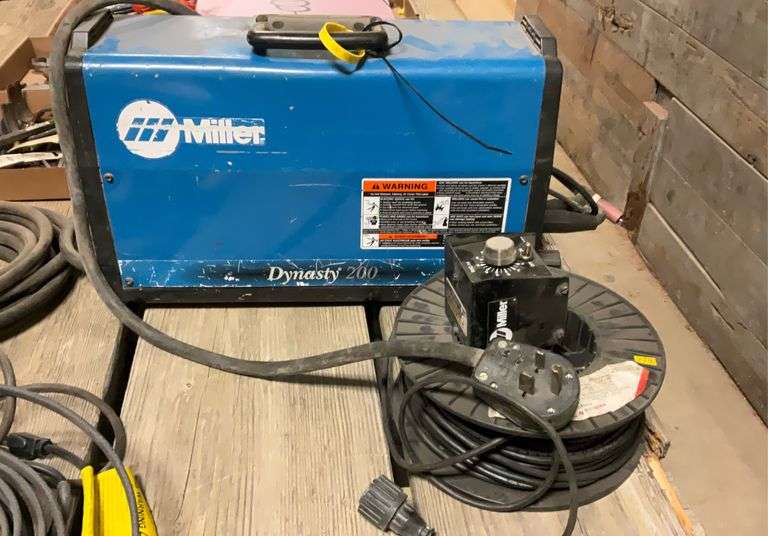 Miller dynasty 200 w/Tig gun & leads and RHC-14 re - Hamilton-Maring ...