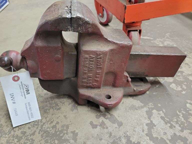 Athol 614 4" Bench Vise - Hamilton-Maring Auction Group