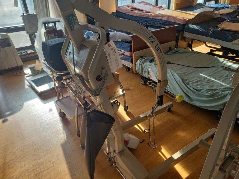 EZ Lift in Bed Scale, Located in Open Entrainment - Hamilton-Maring ...