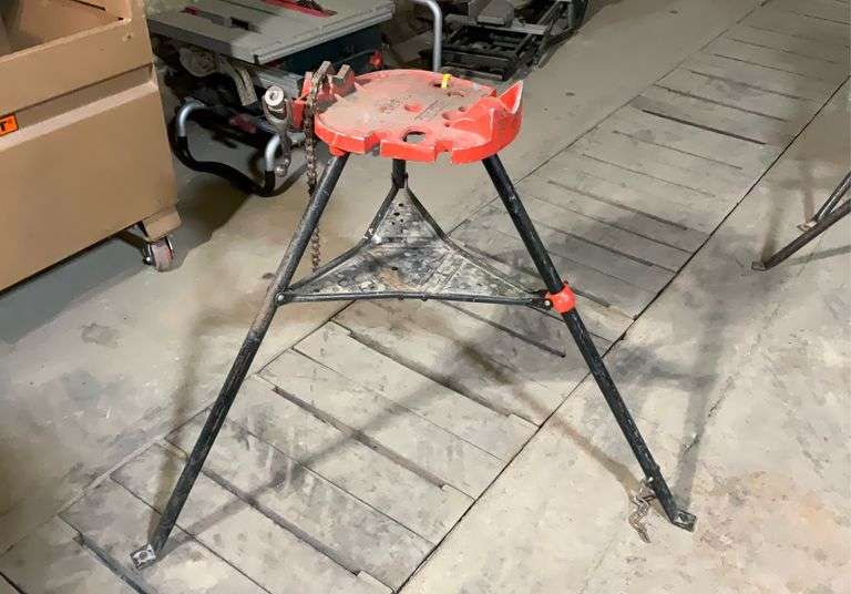 Rigid pipe vice & stand - Hamilton-Maring Auction Group