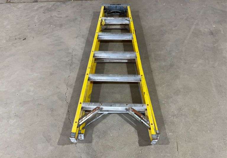 Keller 6 ft step ladder - Hamilton-Maring Auction Group