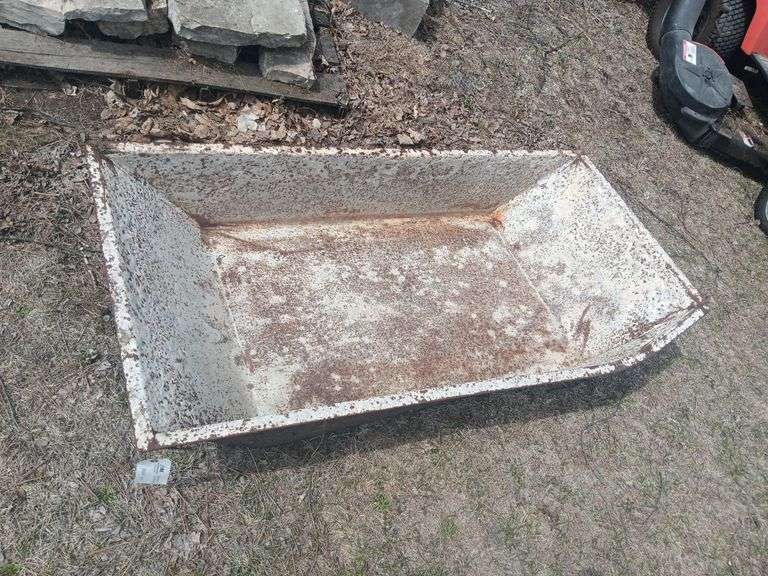 Metal mud bin - Hamilton-Maring Auction Group