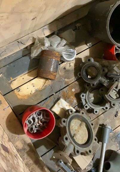 Box pallet of ball valves, gate valves and misc - Hamilton-Maring ...