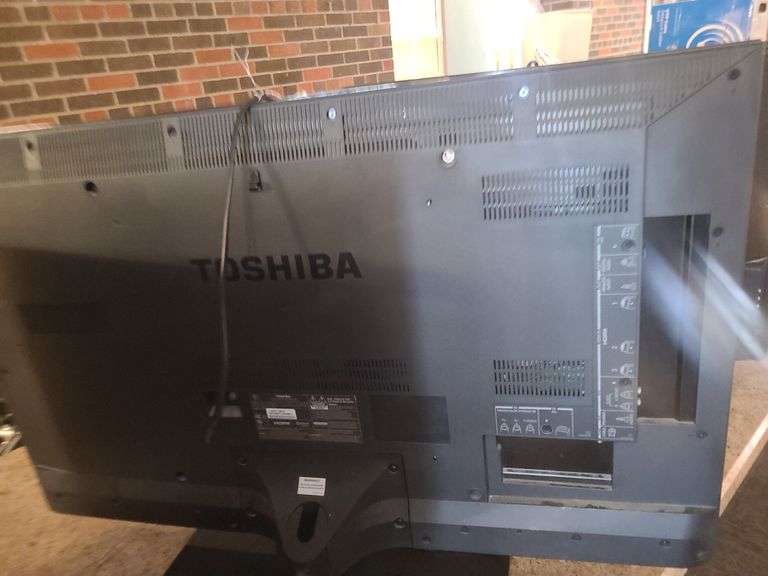 Toshiba 40" Flat Screen TV - Located in Front Entr - Hamilton-Maring ...